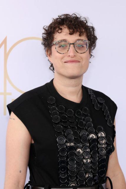 ‘She’s Nonbinary’ Is Jess McLeod’s Raw Look at Identity, Intimacy, and ...